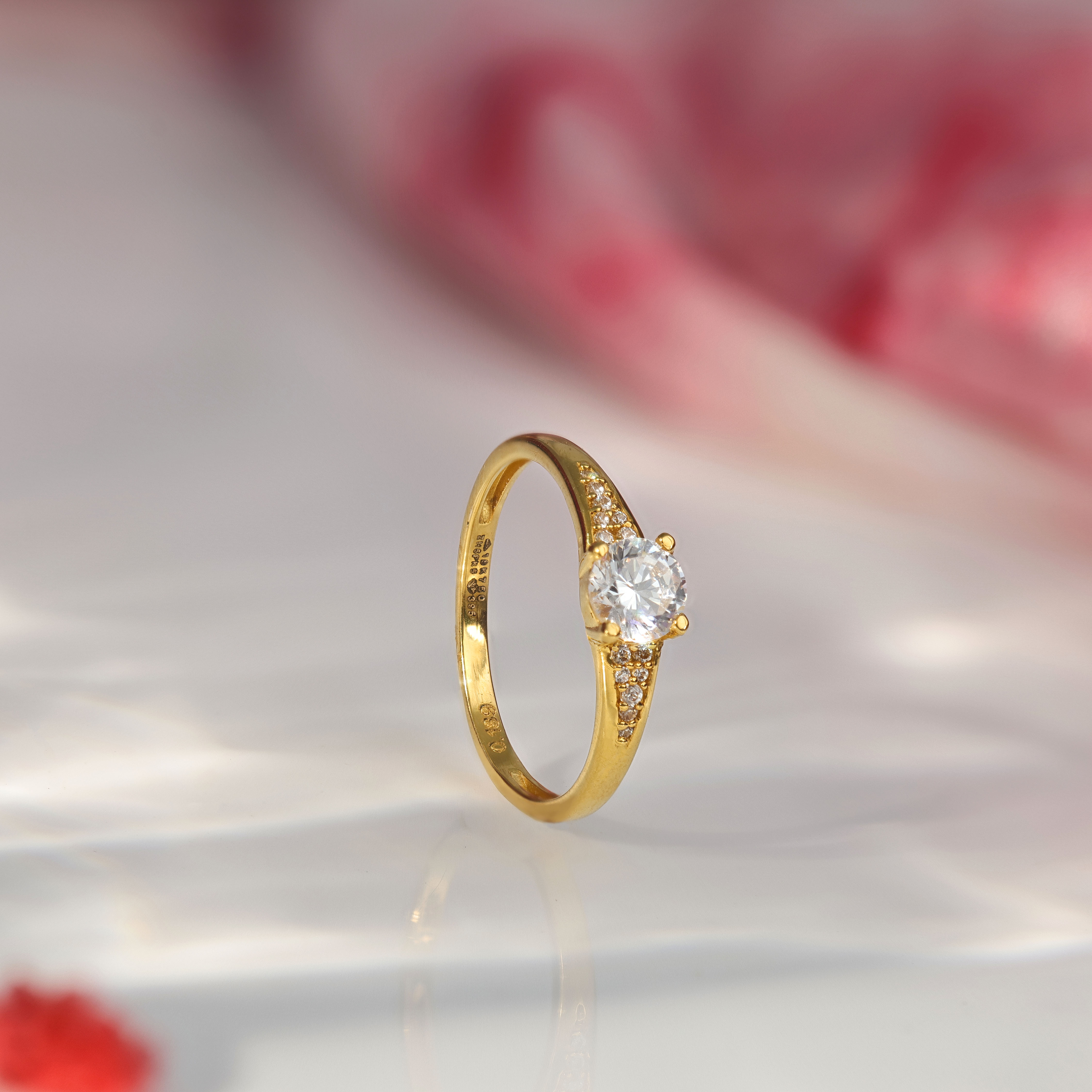Buy Radiant Centre Gold Ring | GRT Jewellers