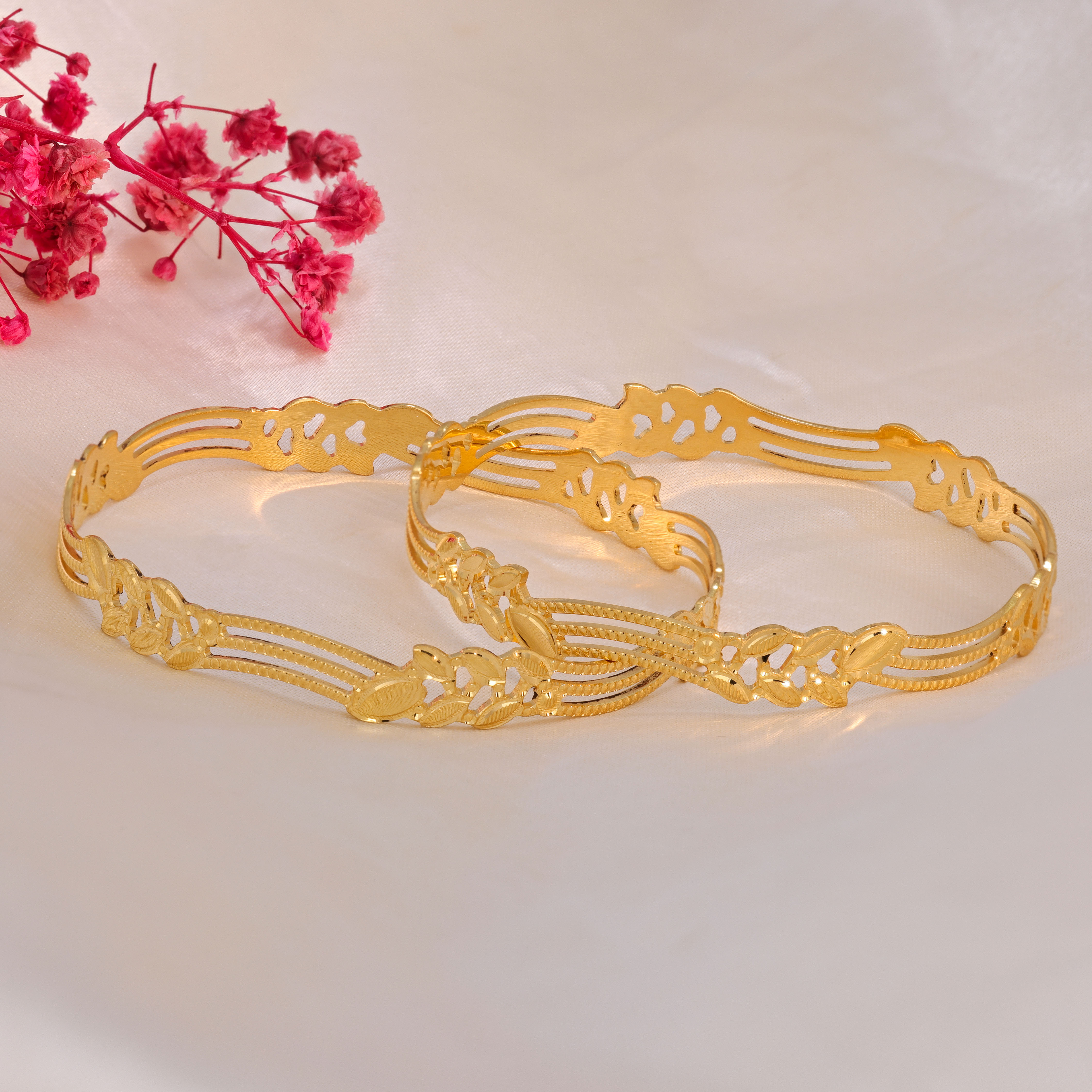 Buy Triple Vein Leaf Gold Bangle | GRT Jewellers