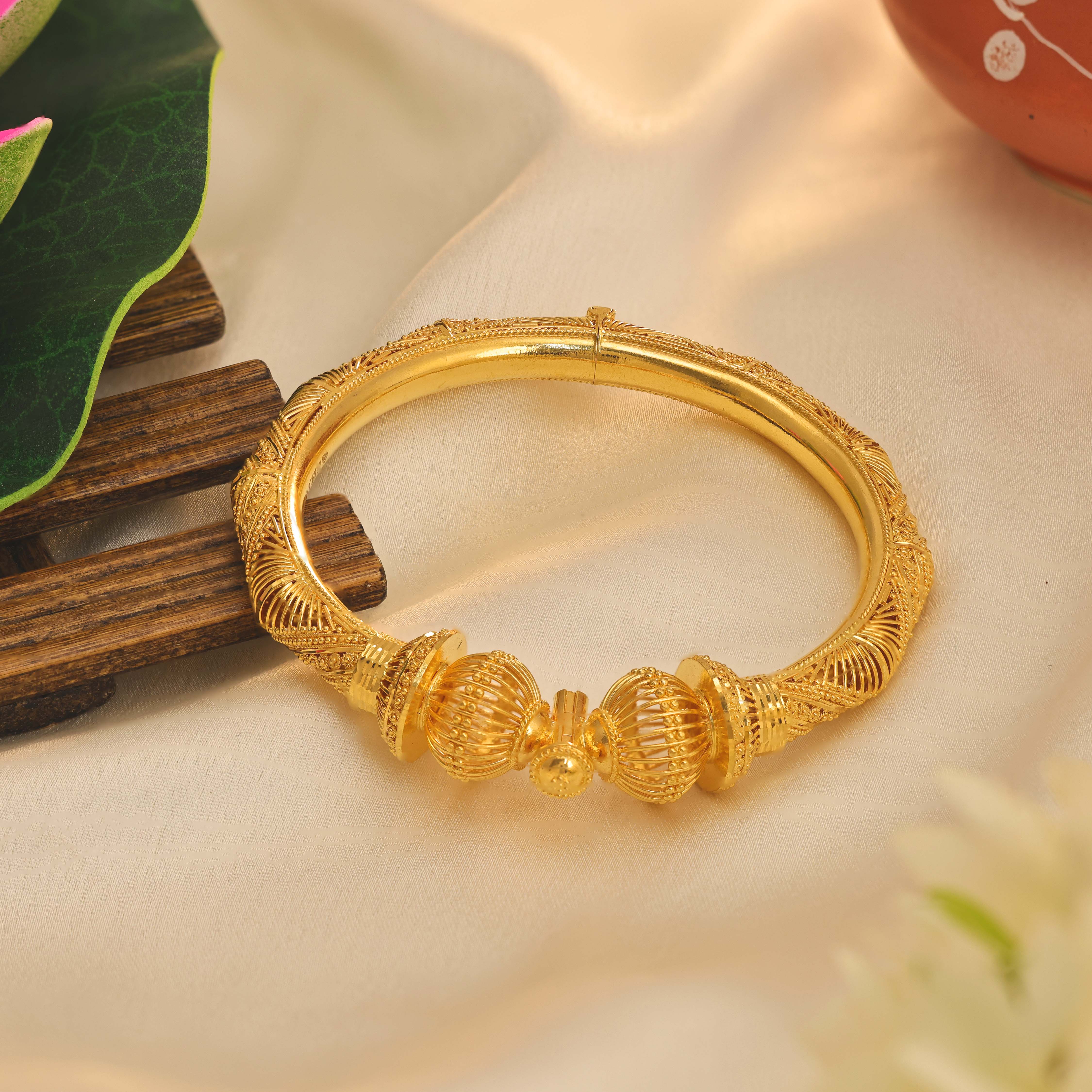 Buy Temple Sphere Majesty Gold Single Bangle | GRT Jewellers