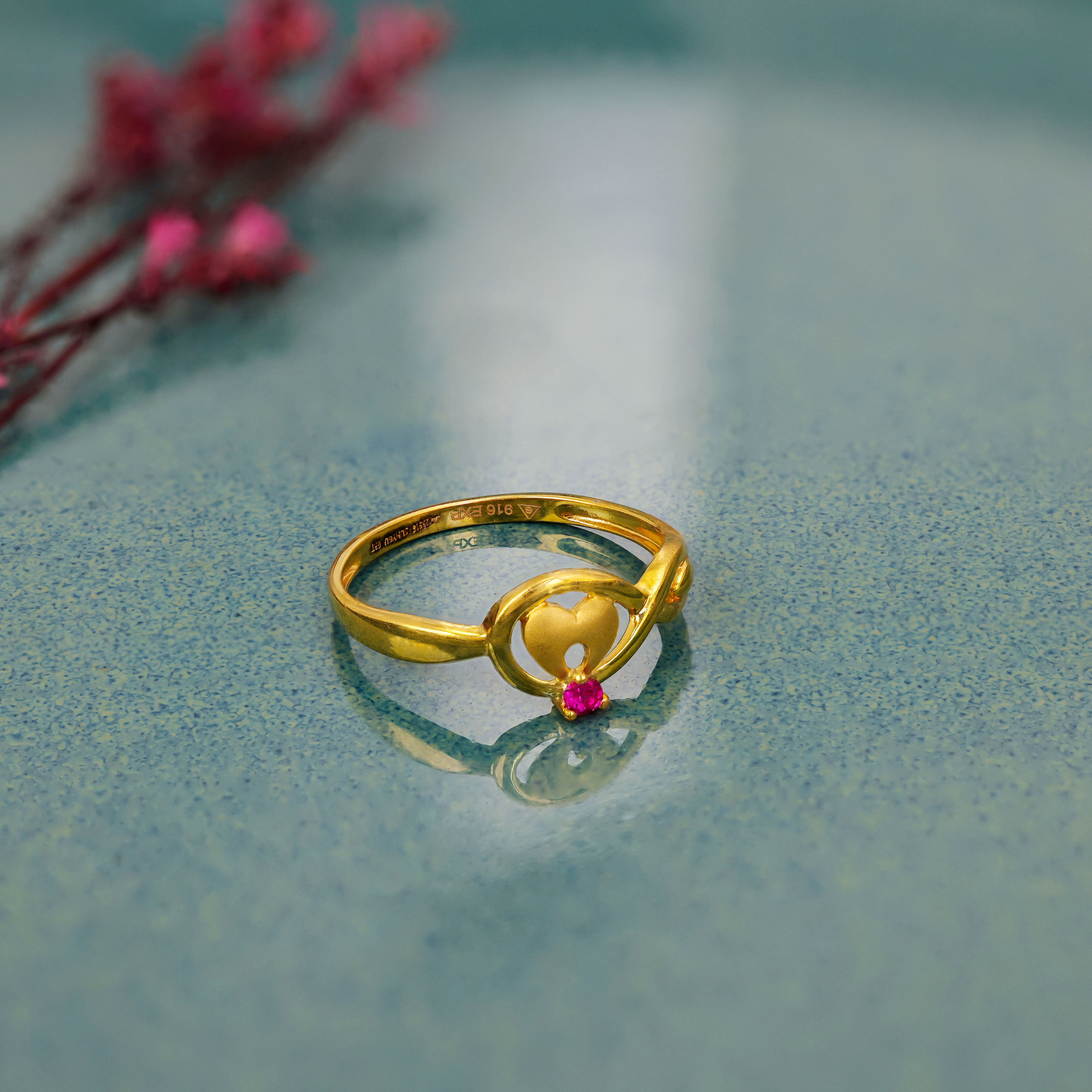Buy Scintillating Pink Stone Gold Ring |GRT Jewellers