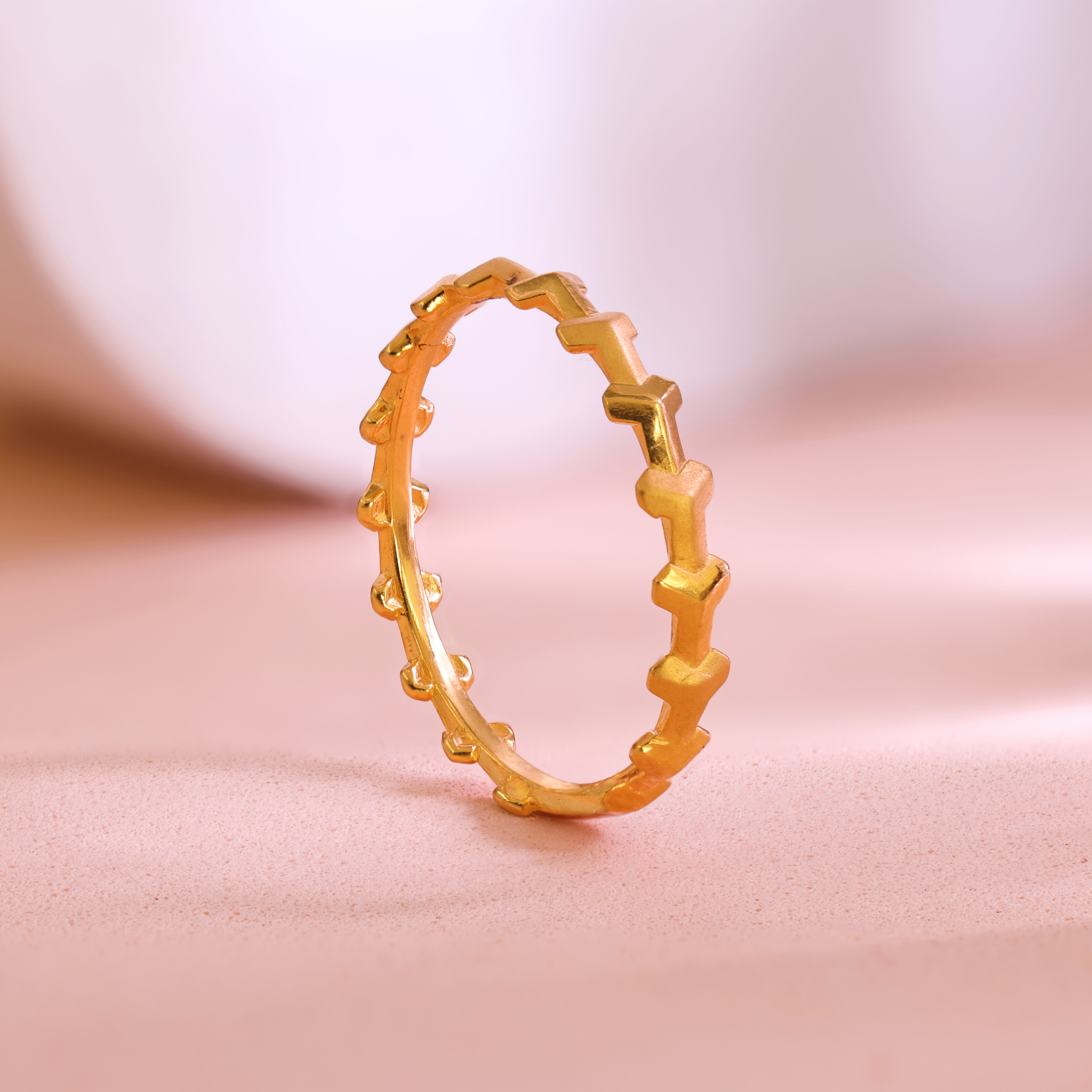 Mesmerizing Interlocking Gold Ring